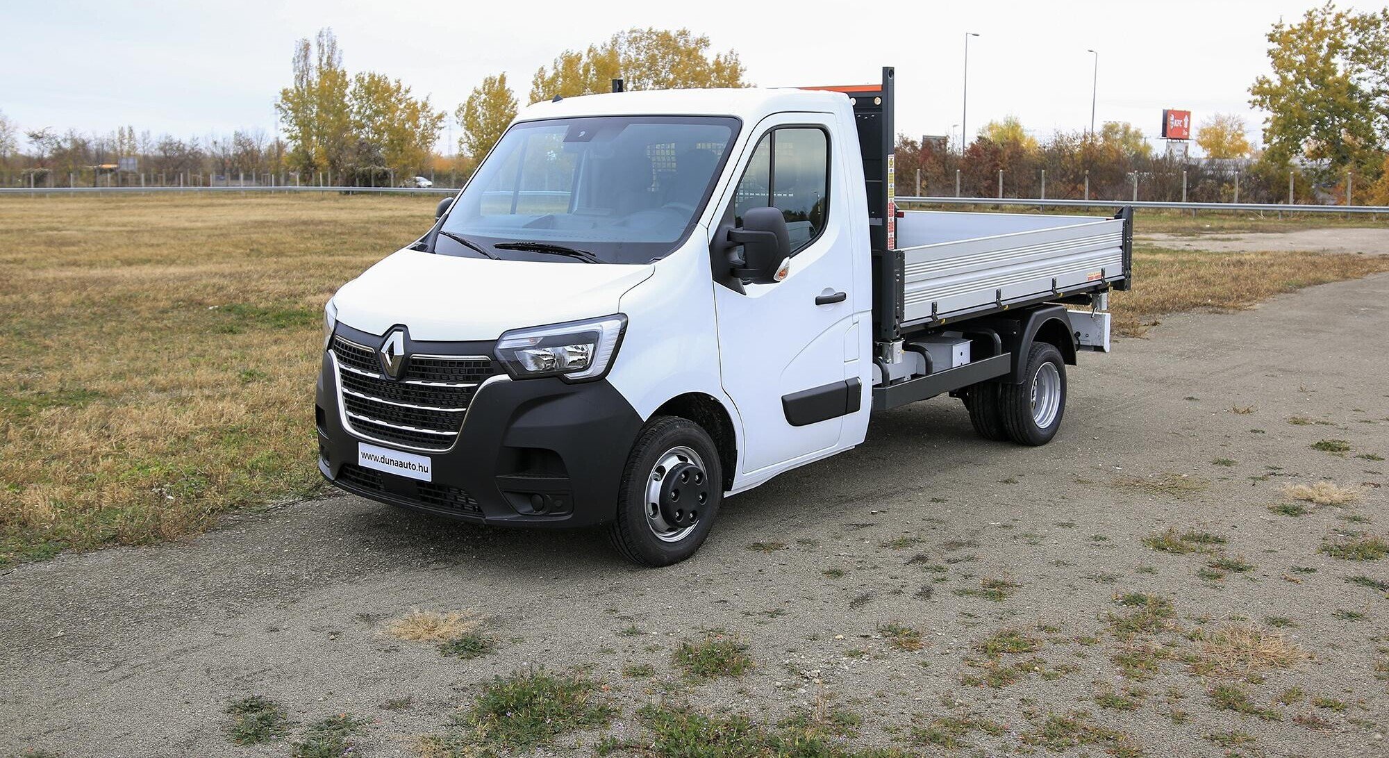 Eladó új RENAULT MASTER 2.3 dCi 165 L3P3 3,5t Extra, Budapest (9ypa8z)