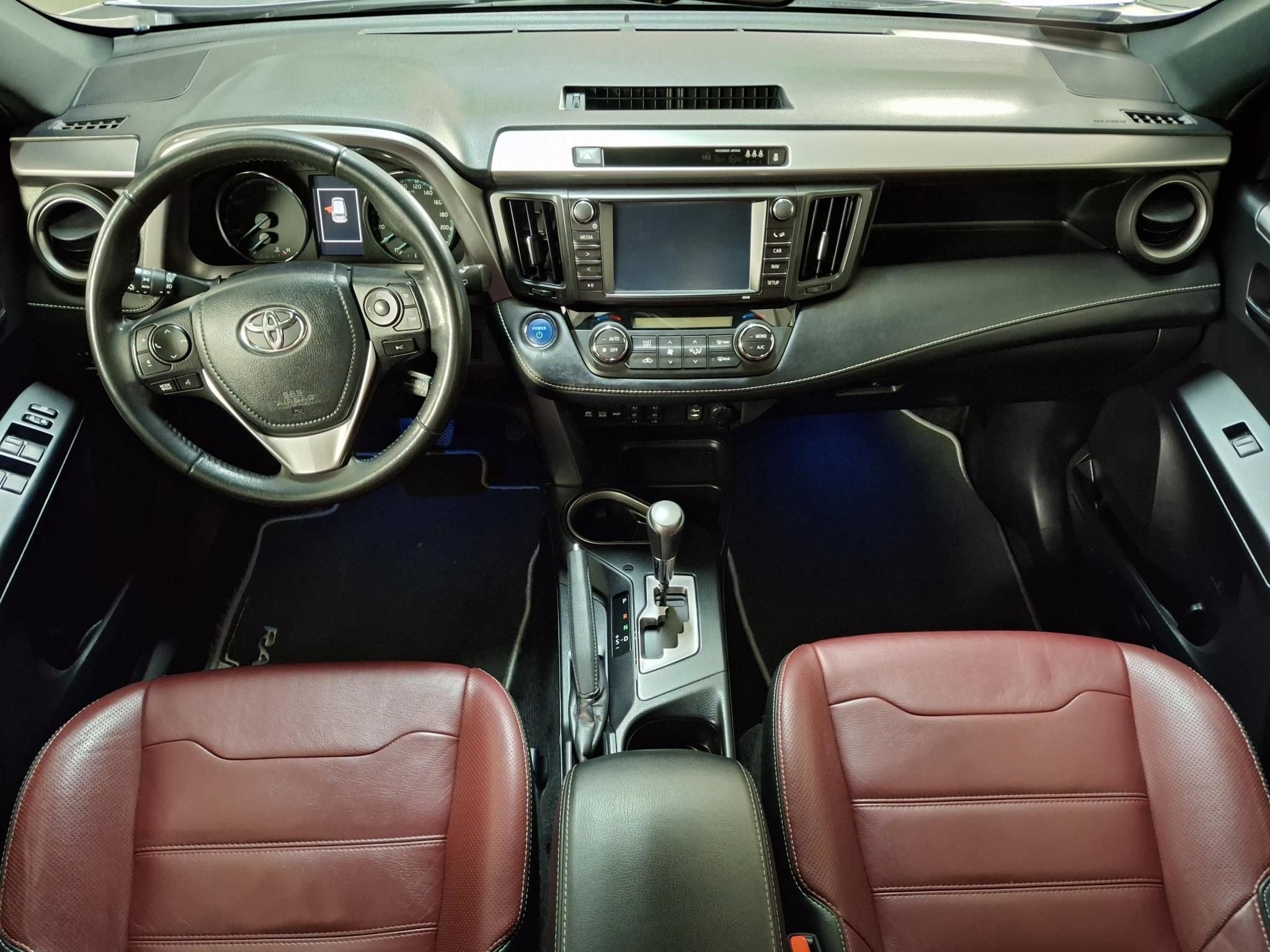 Eladó használt TOYOTA RAV 4 2.5 Hybrid Selection MY18 2WD e-CVT MAGYAR ...