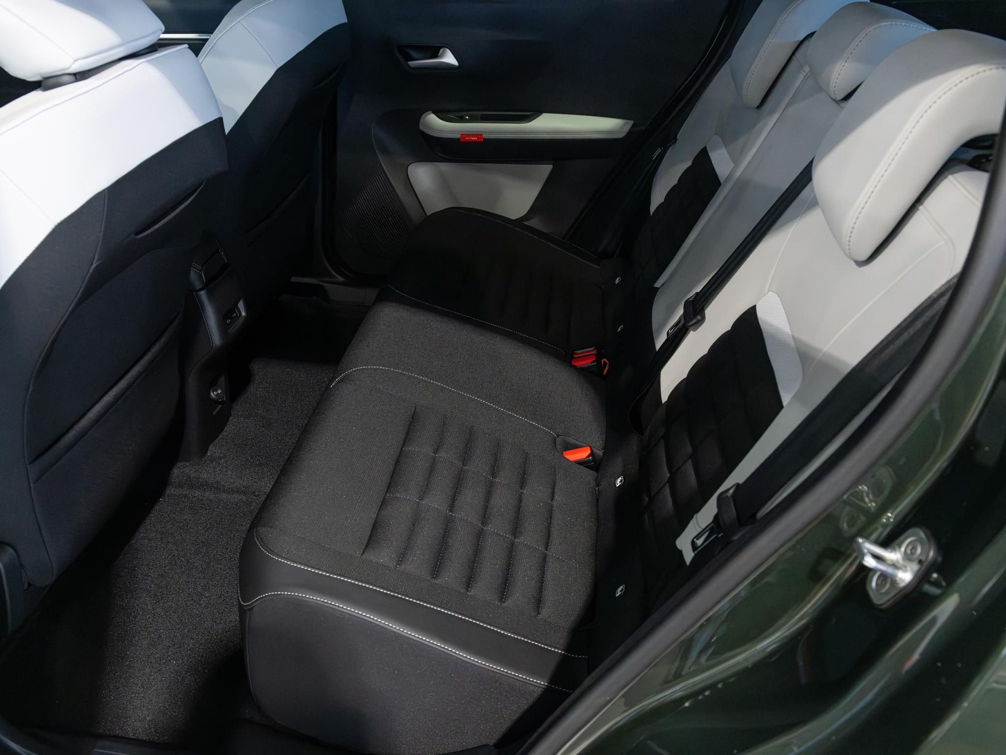 Eladó új CITROEN C3 AIRCROSS e-C344kWh Plus (Automata) készleten ...