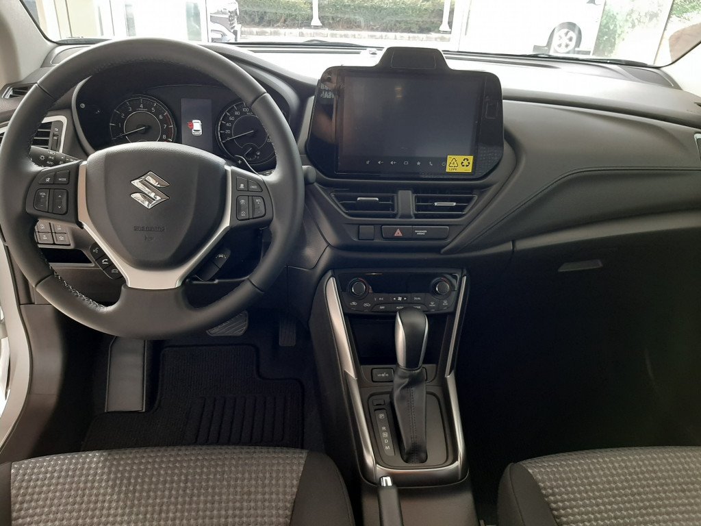 Eladó új SUZUKI SX4 S-CROSS 1.4 GL+ 2WD 6AT Metálfényezéssel ...