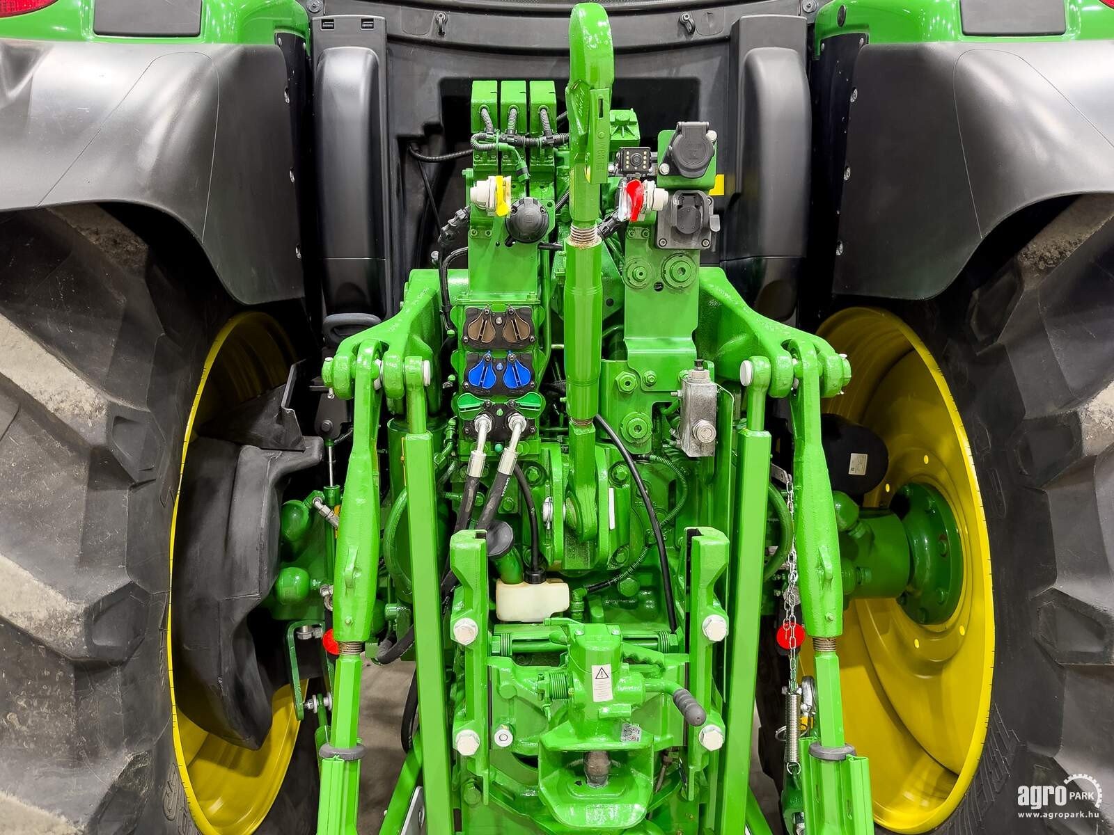 Eladó használt JOHN DEERE 6155R traktor, AutoQuad 50 km/h, TLS, rug ...