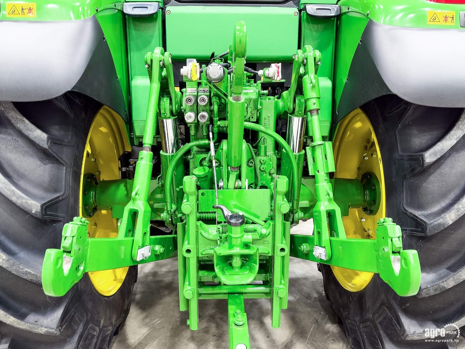 Eladó használt JOHN DEERE 6330 Premium traktor, PowerQuad 40 km/h, TLS ...