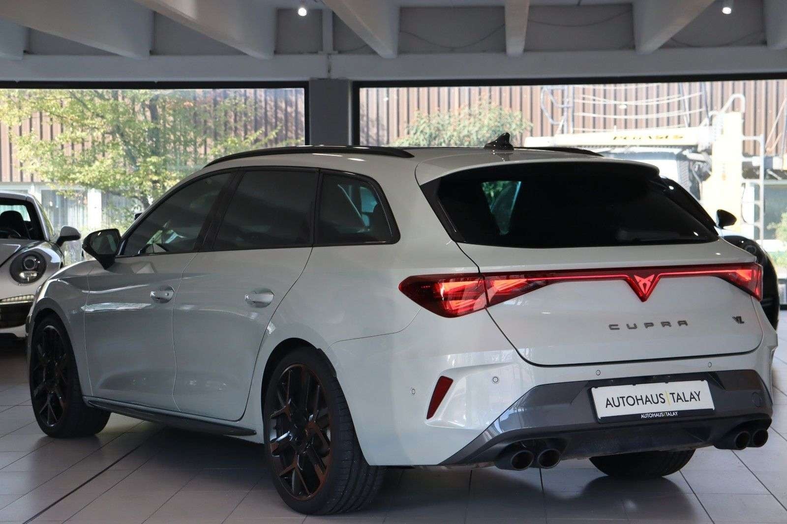 Eladó használt CUPRA LEON Sportstourer 4Drive VZ* Pano*Driv. Perfrm ...