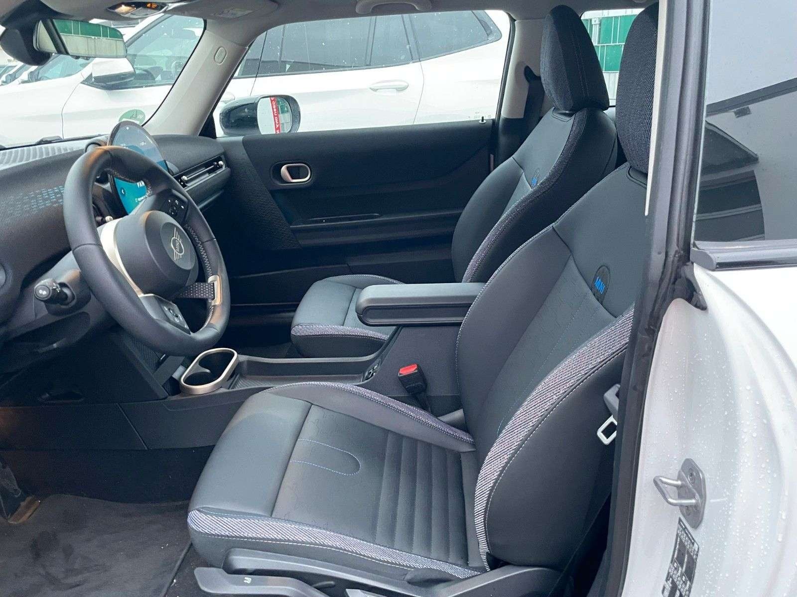 Eladó használt MINI COOPER C |Navi|HUD|Park/Drive Assistant|Kamera ...