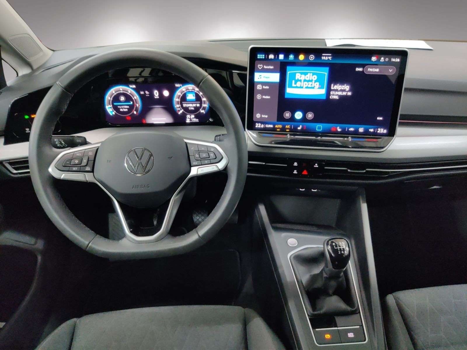 Eladó használt VOLKSWAGEN GOLF VIII Life 1.5 TSI AHK/LED/Navi/Standhzg ...