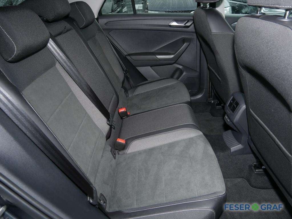 Eladó használt VOLKSWAGEN T-ROC 1.5 TSI Style DSG AHK LED Navi PDC ...