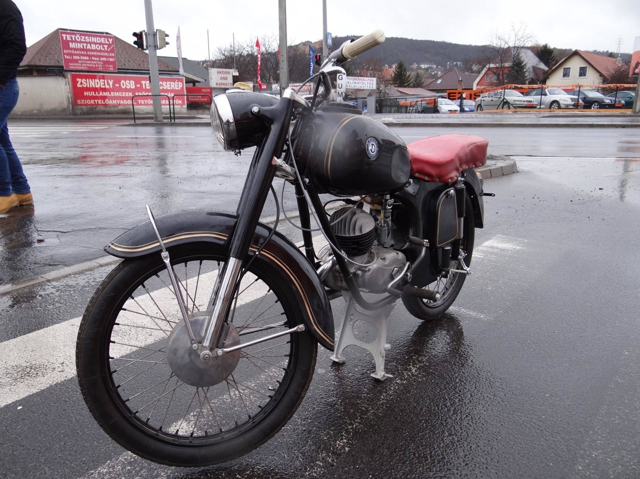 Eladó veterán DANUVIA DV-125 MÚZEUMI DARAB, Budapest (g53gqr)