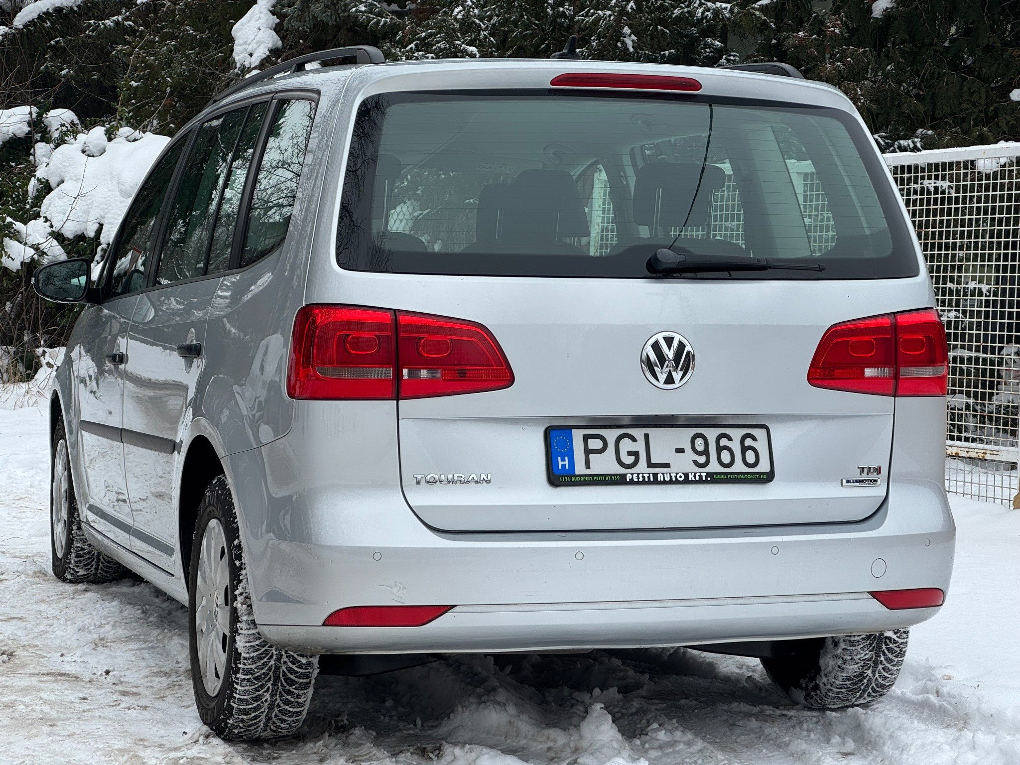 Eladó használt VOLKSWAGEN TOURAN 1.6 CR TDI Trendline BlueMotion ...