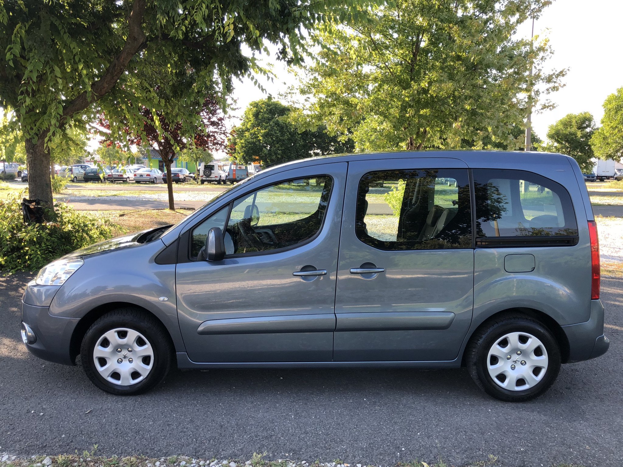 Eladó használt PEUGEOT PARTNER Tepee 1.6 HDi Premium, Budapest (8e5qhq)