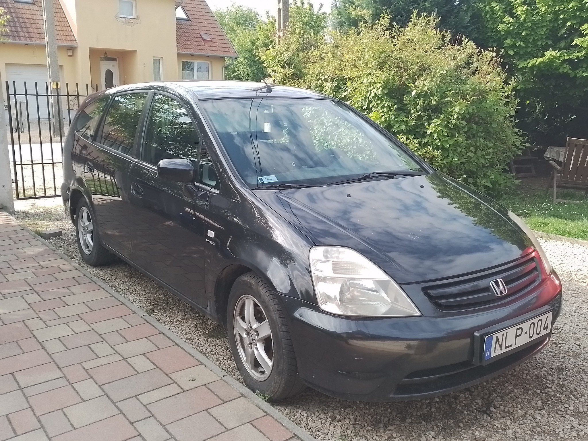 Eladó használt HONDA STREAM 1.7 LS (5zk4pm): Kocsi.hu