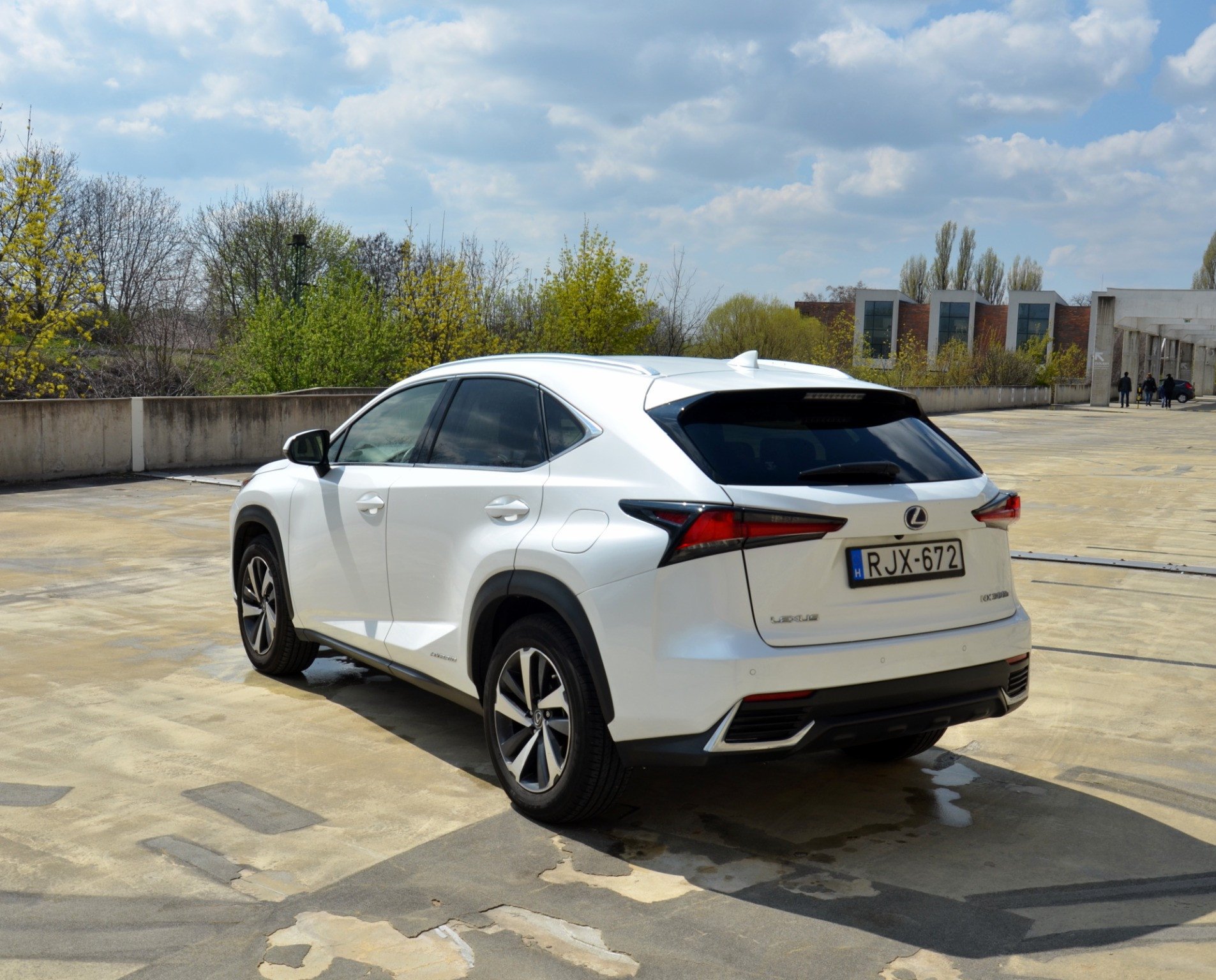 Eladó használt LEXUS NX 300h Luxury CVT (96vndb): Kocsi.hu