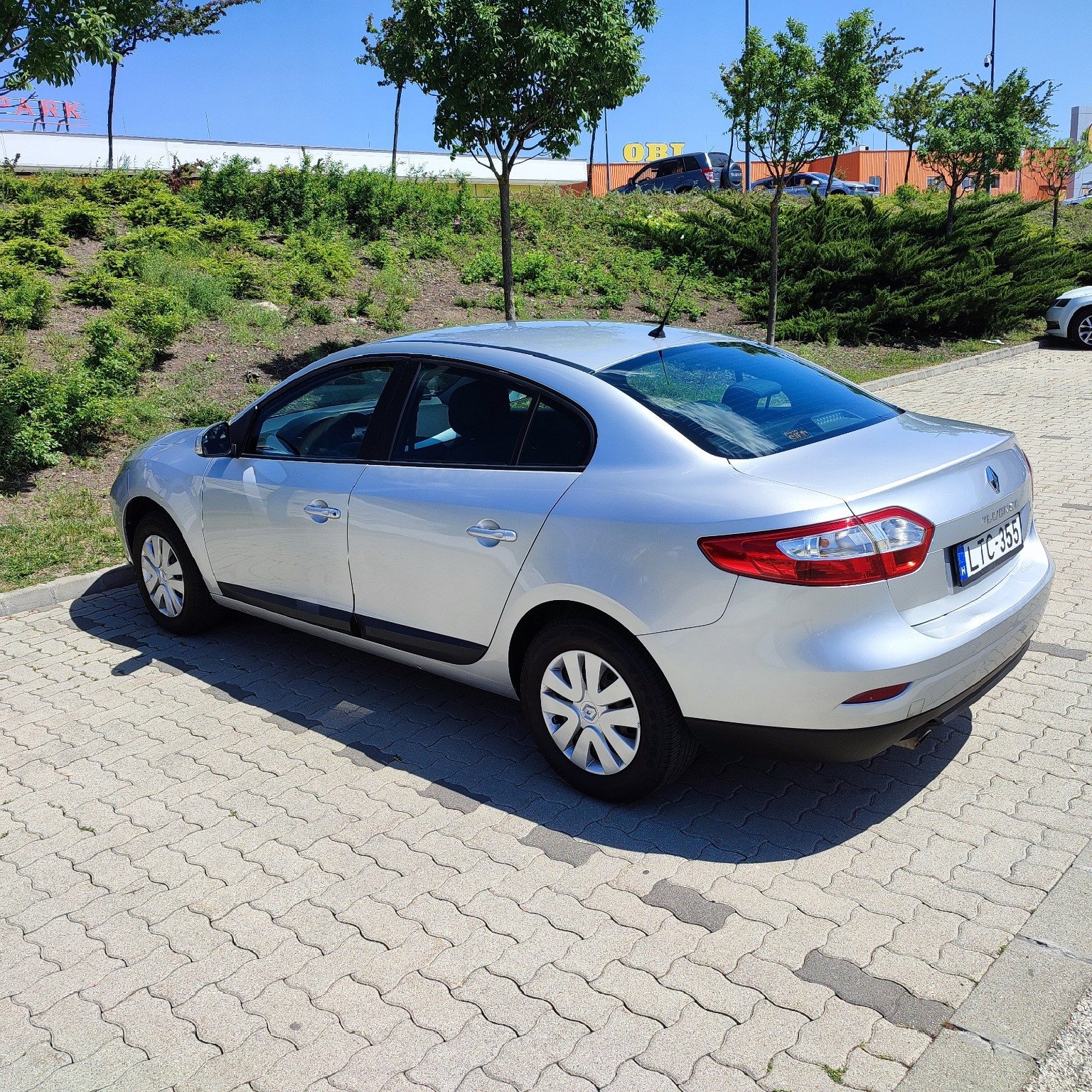 Eladó használt RENAULT FLUENCE 1.6 Exeption (9fsne8): Kocsi.hu