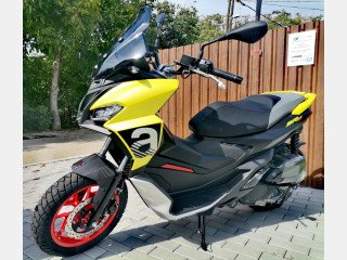 Eladó új APRILIA SR GT Sport 200 ABS - Új motor márkakereskedésből ...