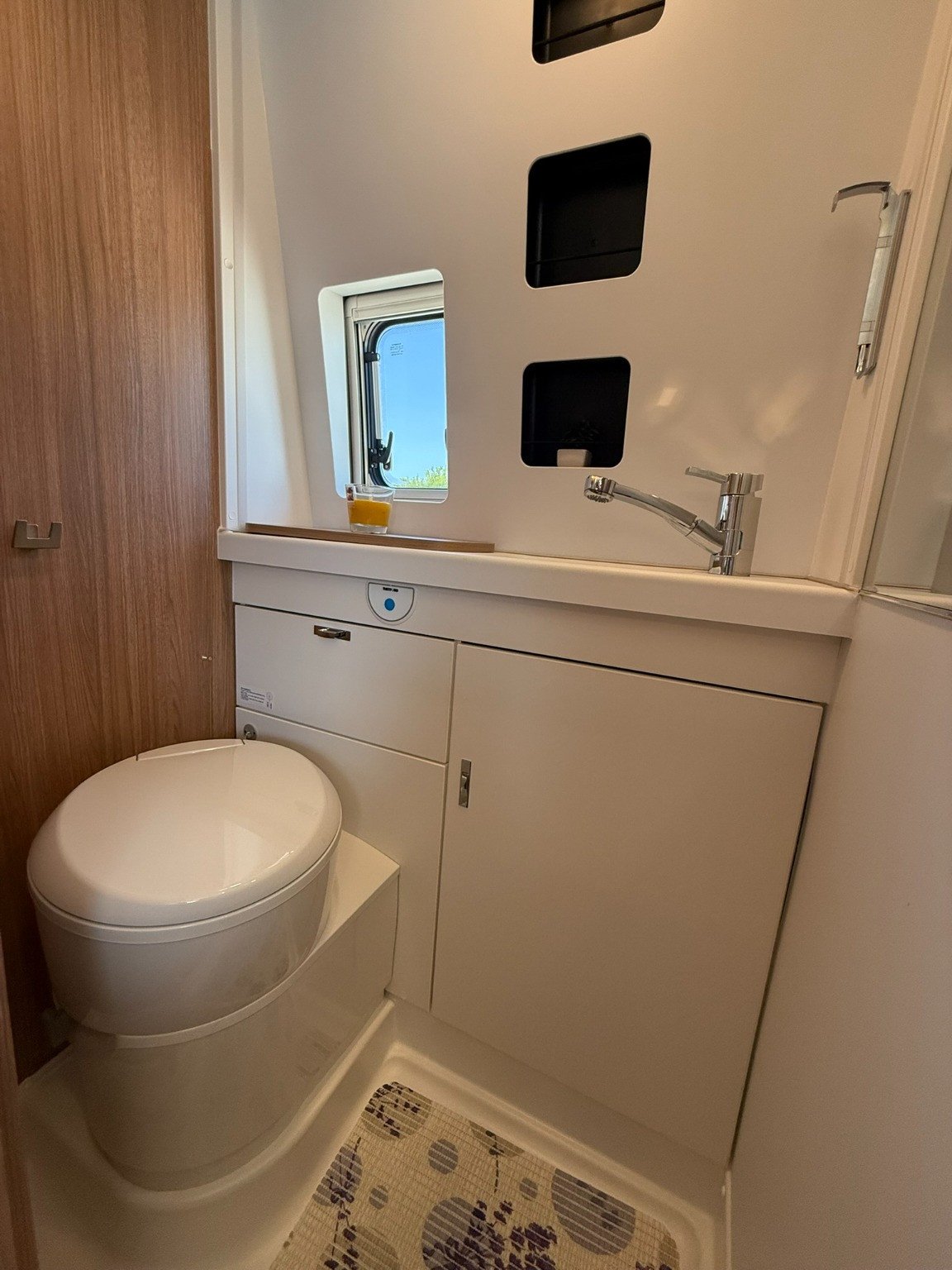 Eladó új Lakóautó Weinsberg Carabus 600MQ-140LE-Full Extra-Videó! (n4df5v)