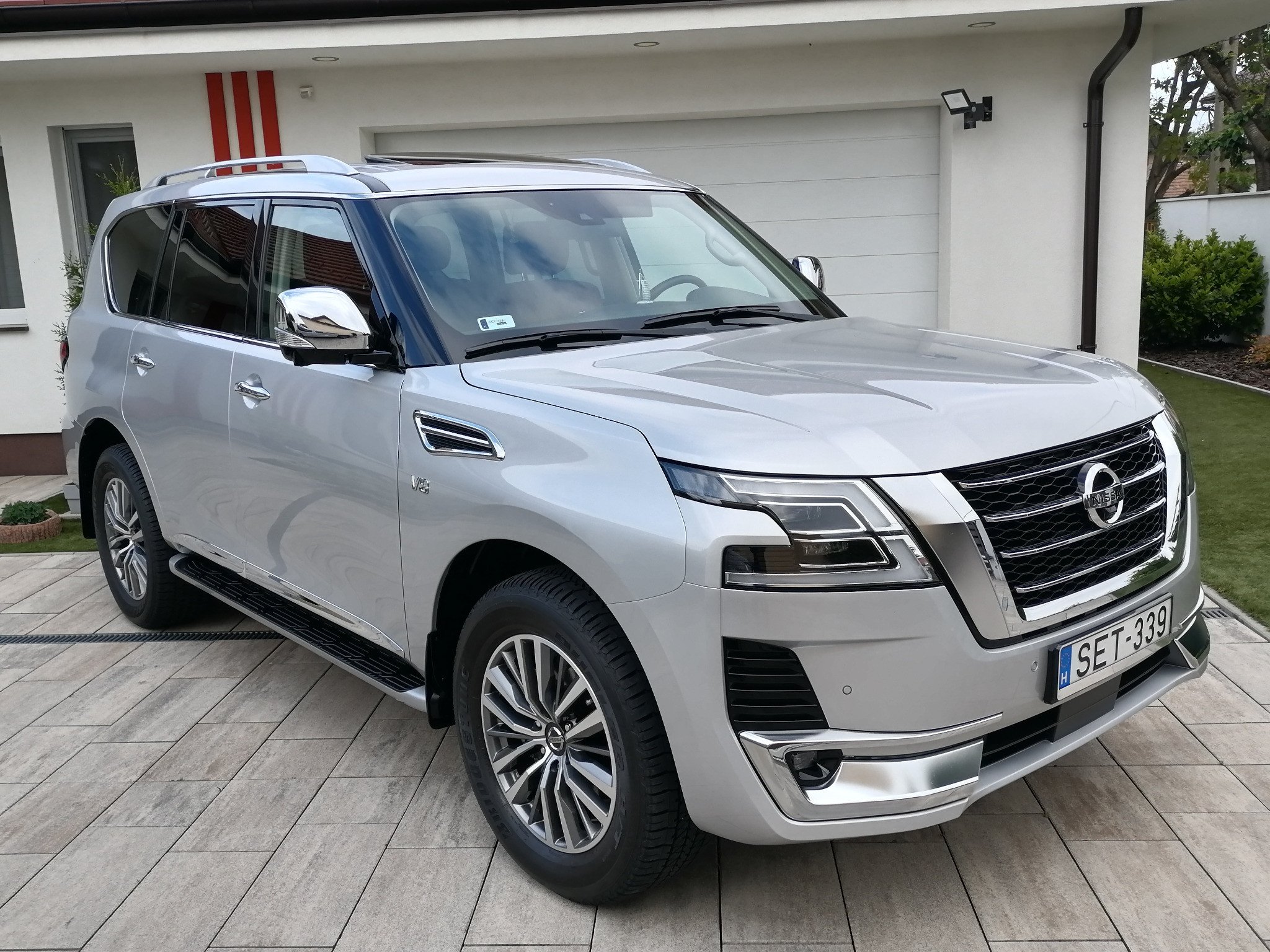 Eladó használt NISSAN PATROL 5.6 V8 Platinum Y62 (2ur9dk): Kocsi.hu