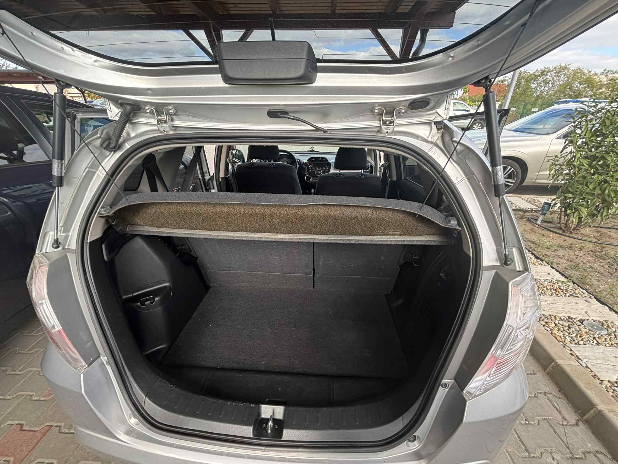 Eladó használt HONDA JAZZ 1.4 Hybrid (Automata) (b3tty9): Kocsi.hu