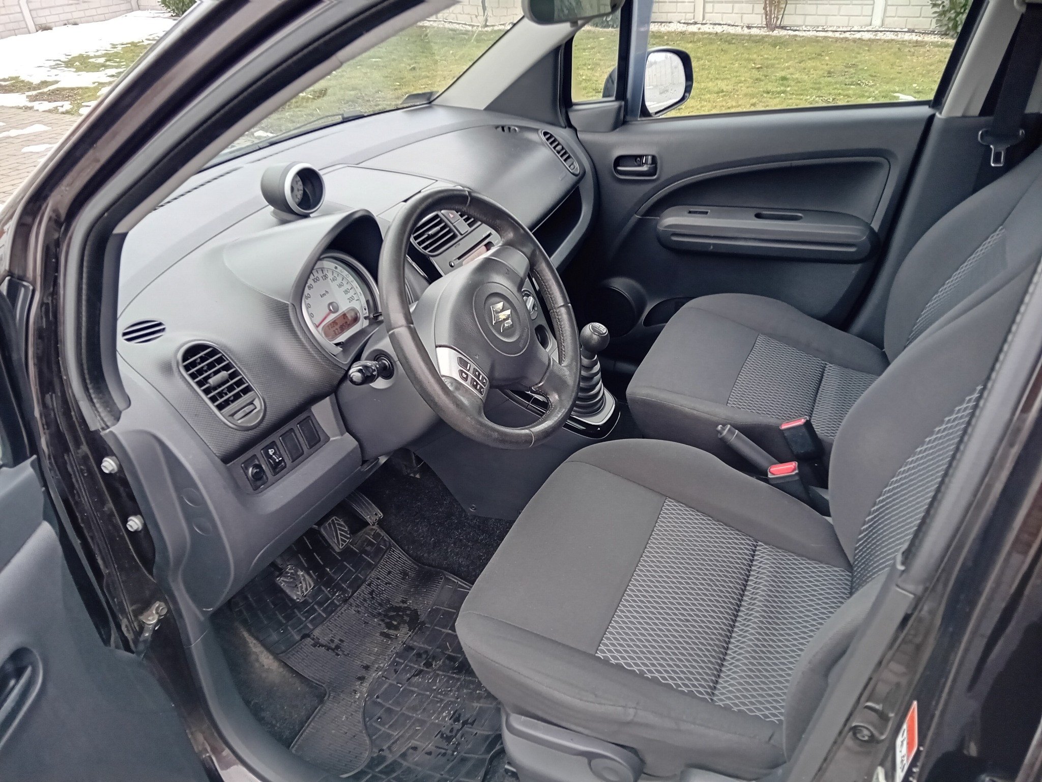 Eladó használt SUZUKI SPLASH 1.0 GLX CD AC MP3 (c97wmh): Kocsi.hu