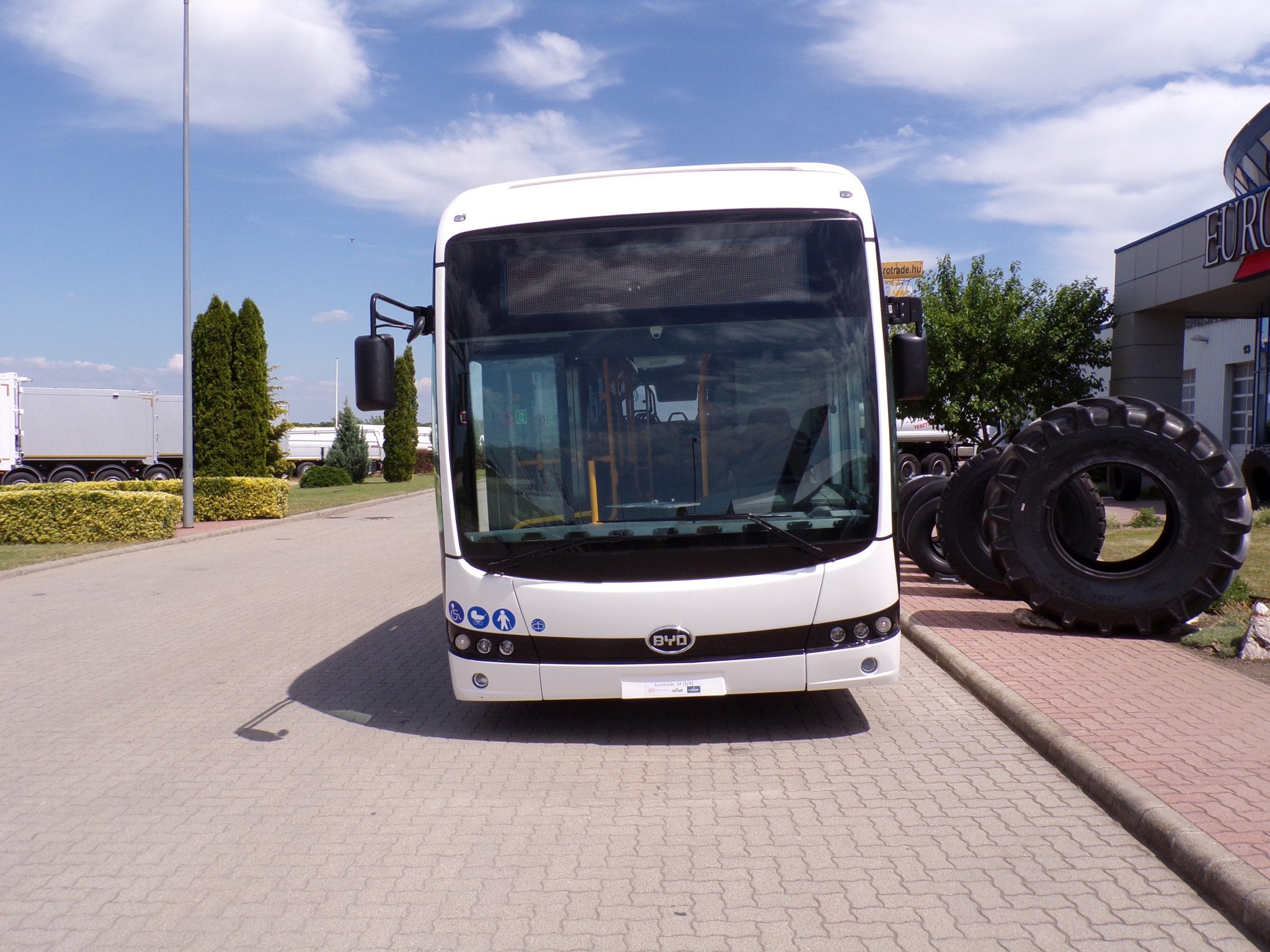 Eladó használt BYD K9UB-DW elektromos busz (M3/1) 2 tengelyes M3/I. új autóbusz, Kisigmánd ...