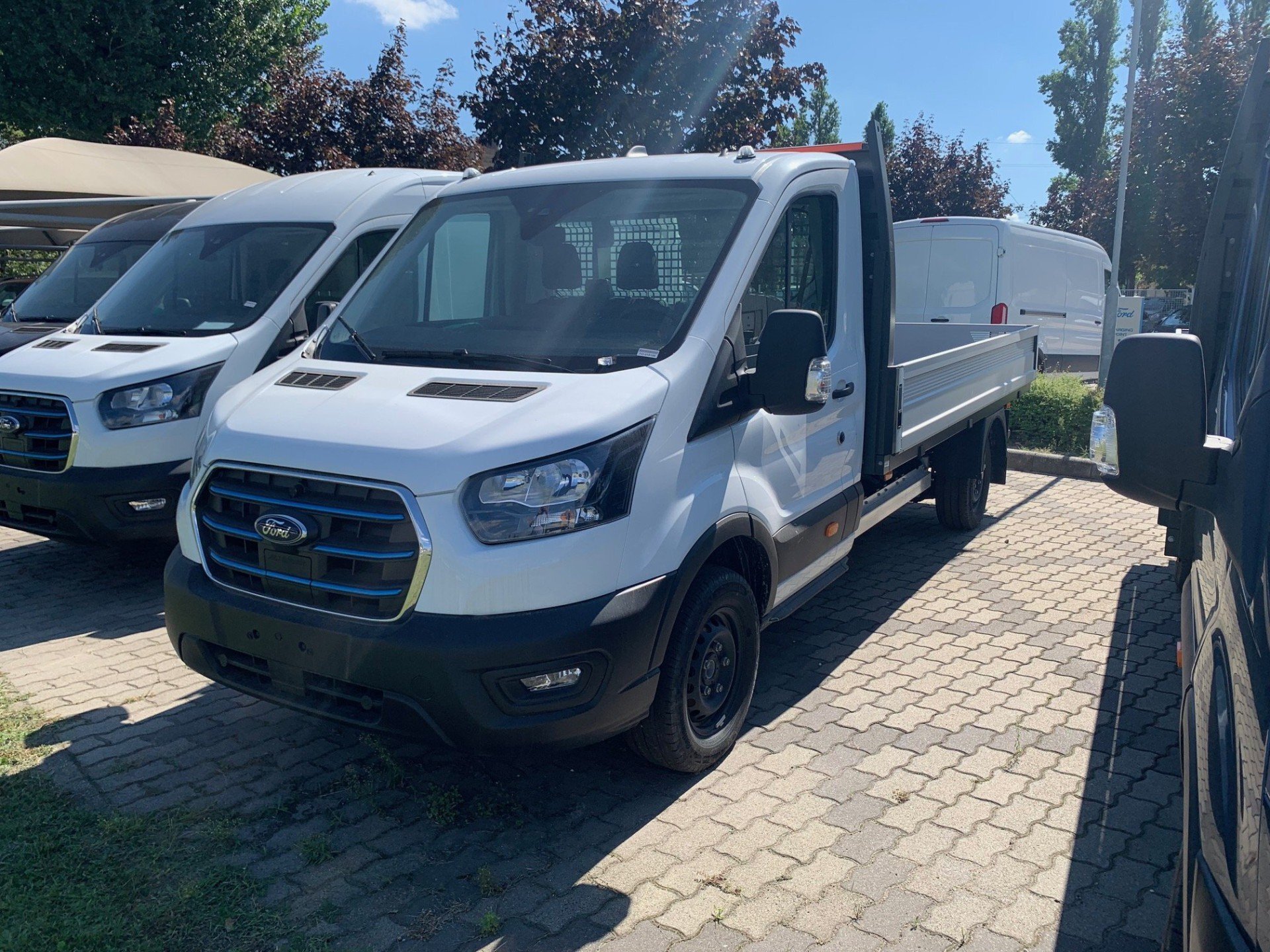 Eladó új FORD TRANSIT BEV 350 LWB E Trend RWD 68 kw (Automata ...